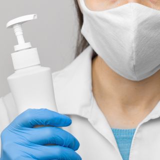 “I guanti non sostituiscono l’igiene delle mani”. Il promemoria dell ...